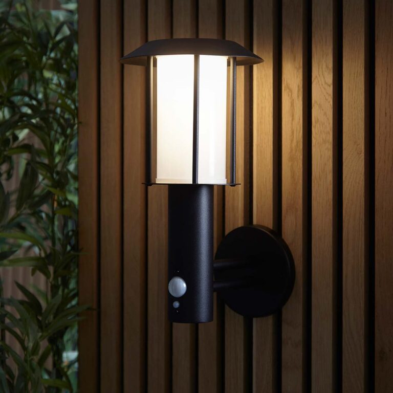Outdoor PIR Motion Sensor Lights | Universal Lighting