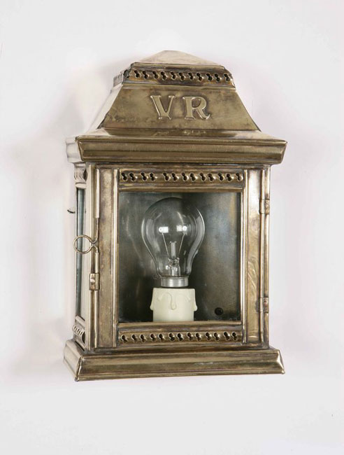 Replica Victorian Stable Lamp outdoor Wall Light Solid Brass 414